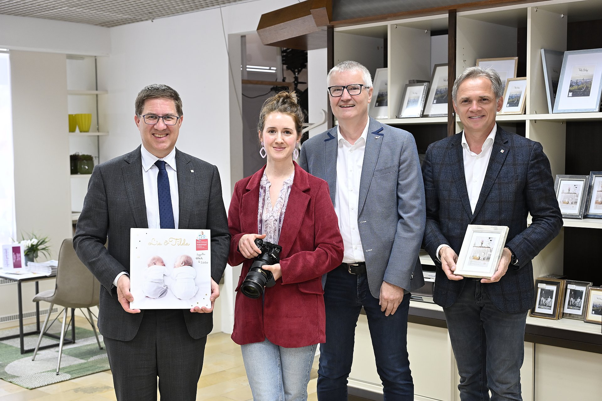 Ein Traditionsbetrieb lebt weiter! Neu-eröffnung des Fotostudios Werkgarner